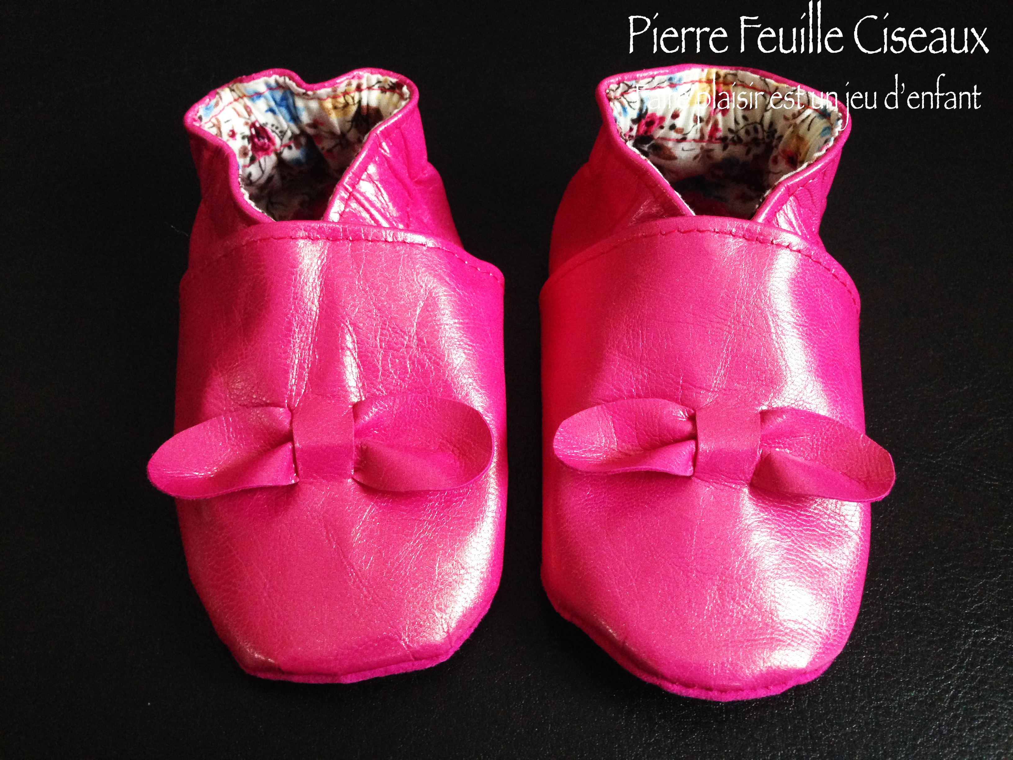 Chaussons en cuir fushia vernis – Pierre Feuille Ciseaux